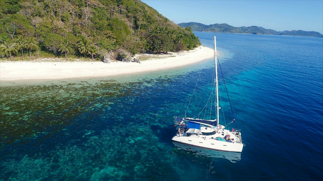 About The Boat - PALAWAN EXPEDITION